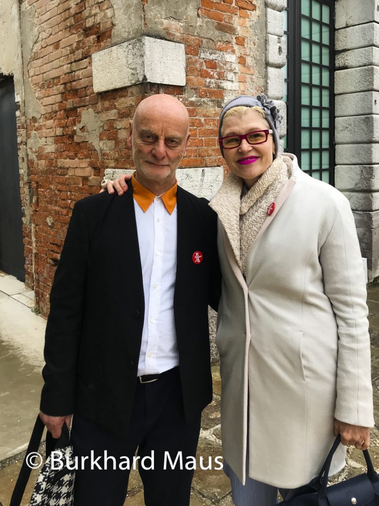 Uli Sigg - Hong Kong (in der NZZ am Sonntag) - Mensch Maus...